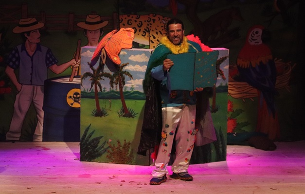 Projeto leva apresentações e oficinas de teatro para os bairros de ... Projeto leva apresentações e oficinas de teatro para os bairros de ...